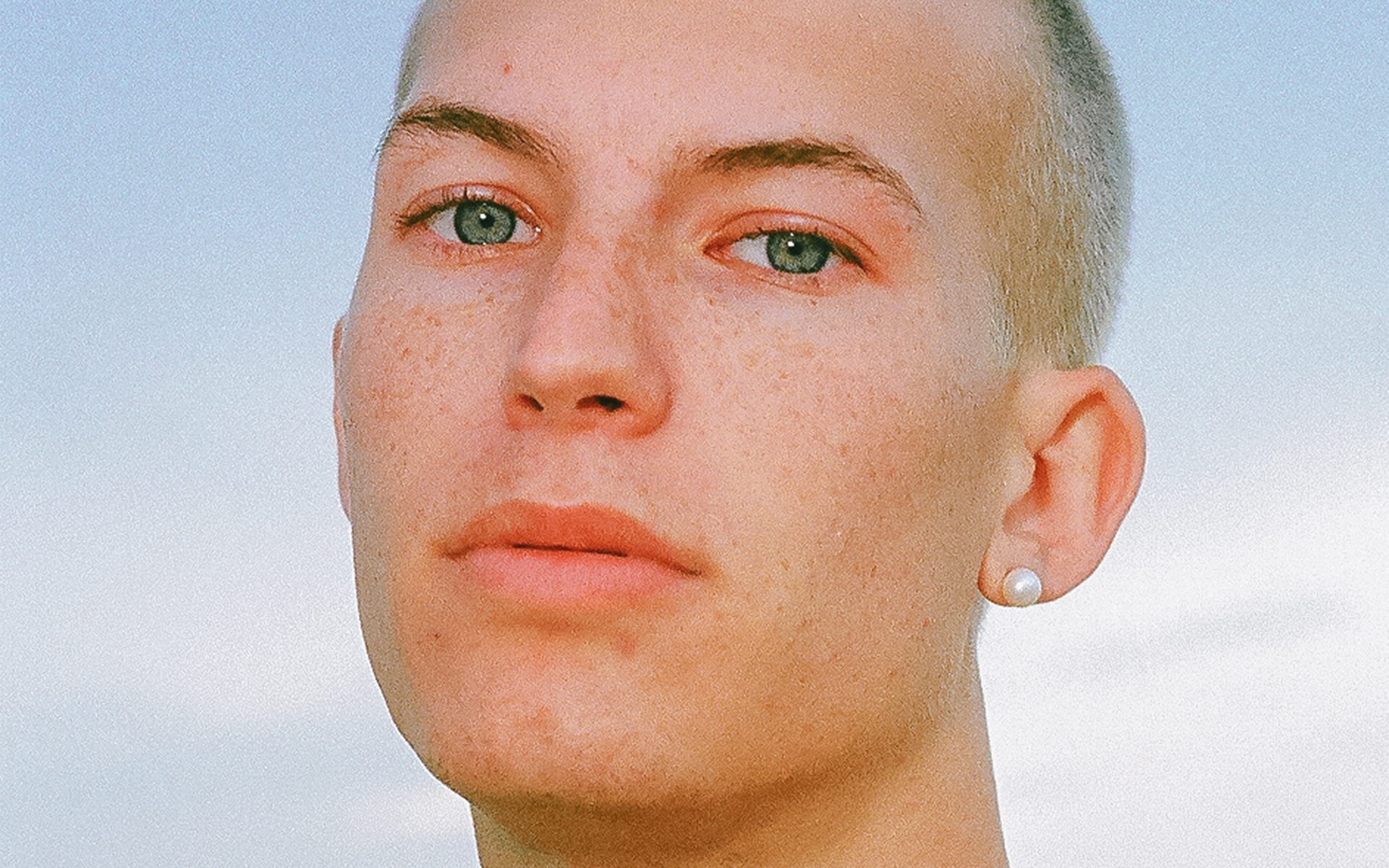 Gus Dapperton - den Atelier